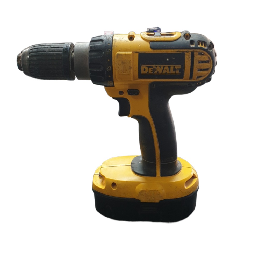 Pre-owned DeWalt DC725 - Own4Less